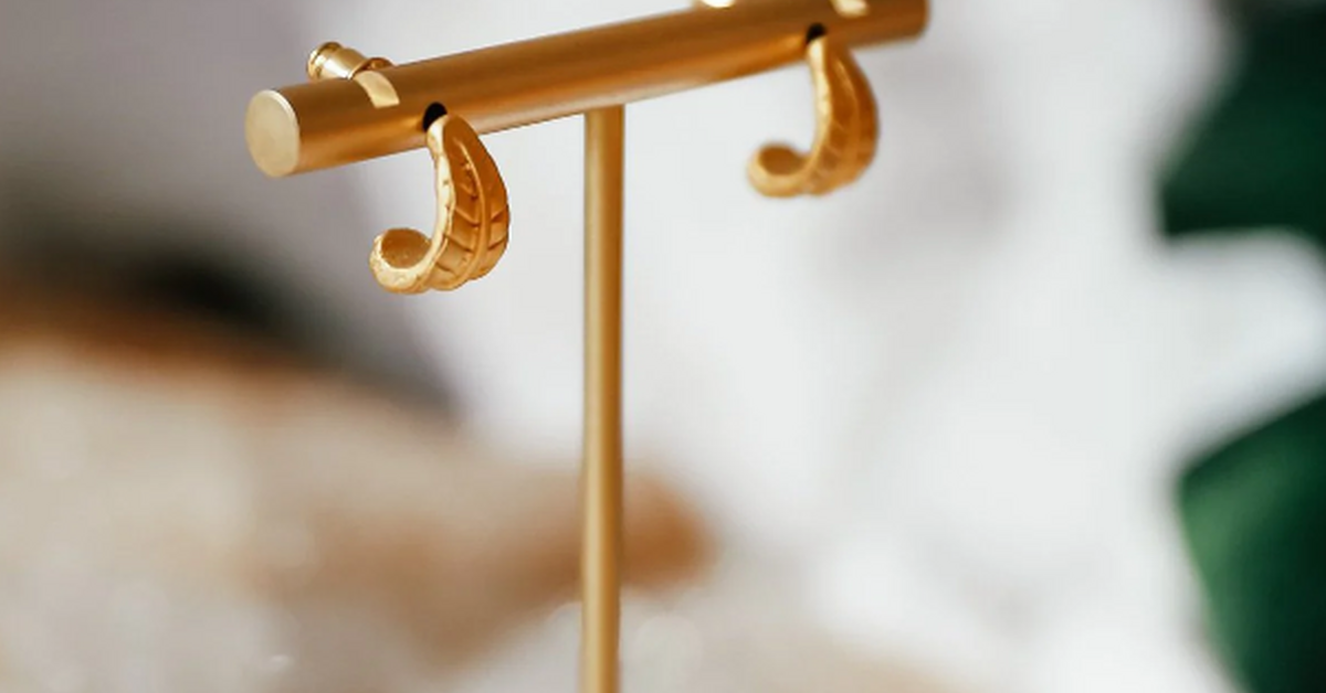 Leaf huggies | Watts Gallery